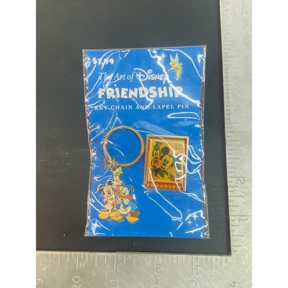 Disney | Other | Disney Lapel Pin And Key Chain The Art Of Disney ...